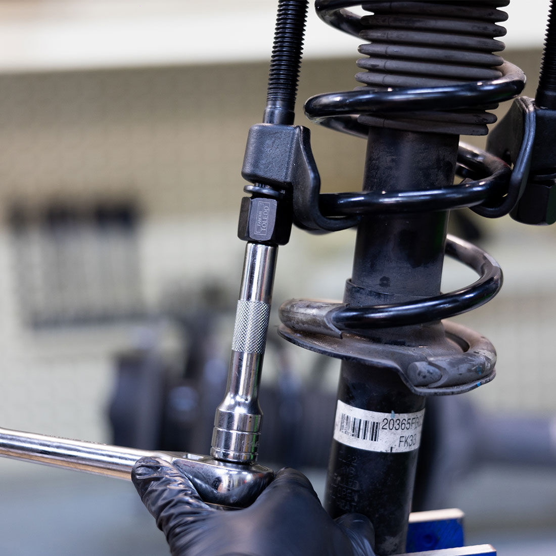 Coil spring compressor supercheap store